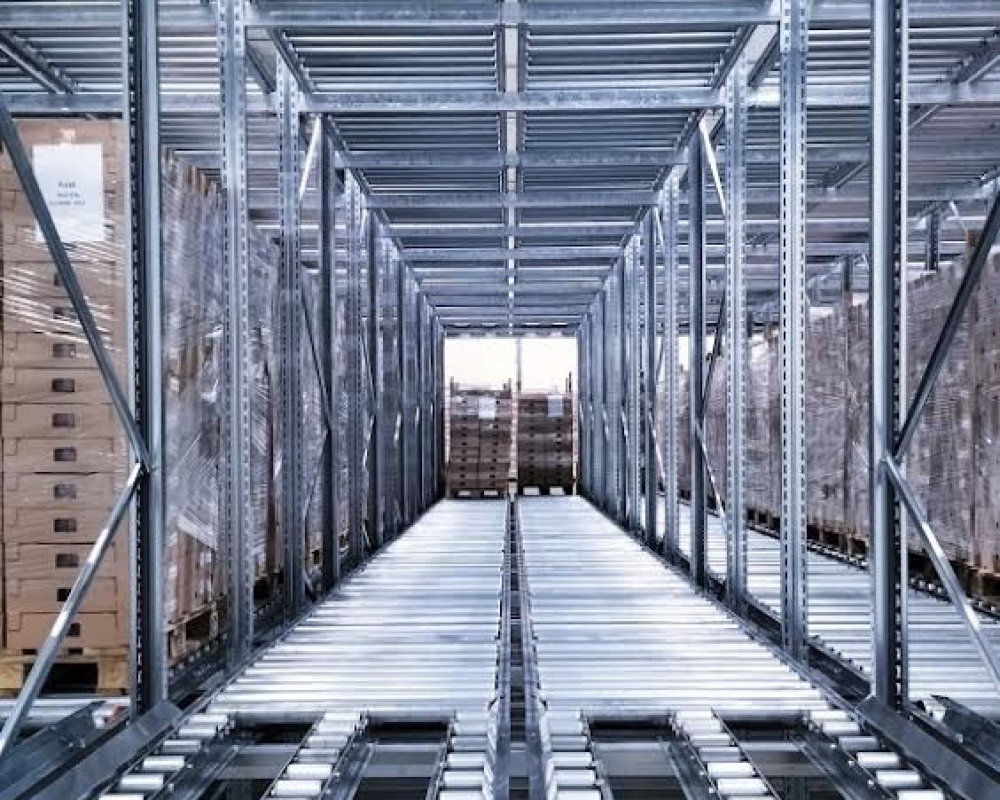 Rack de stockage dynamique pour palettes