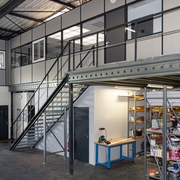 Guide : aménager et équiper vos bureaux, ateliers, entrepôts...